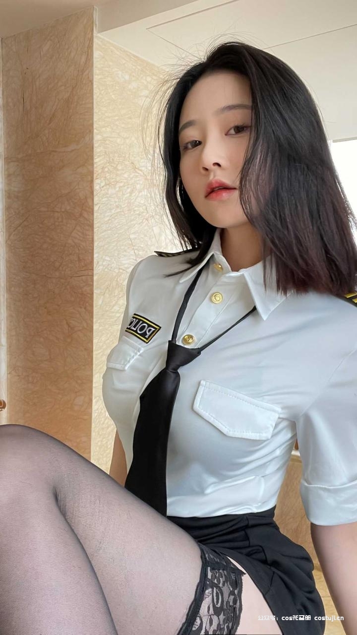 年年nnian-个人信息以及最新cos图集全集106期 - 悦目间-COS图集